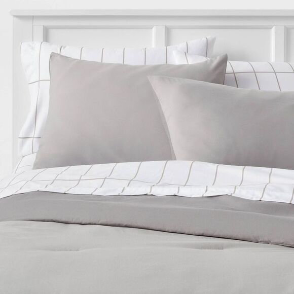 Room Essentials | Bedding | Room Essentials 7pc Queen Solid Microfiber ...